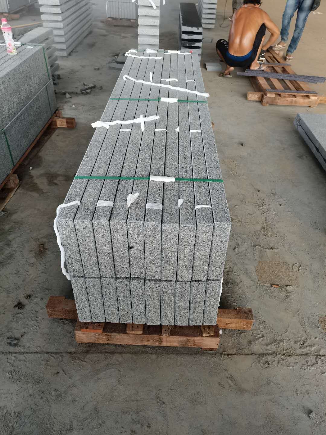 G654CB Dark Grey Granite Combodia Granite Kerbs Steps Flooring Tiles ...